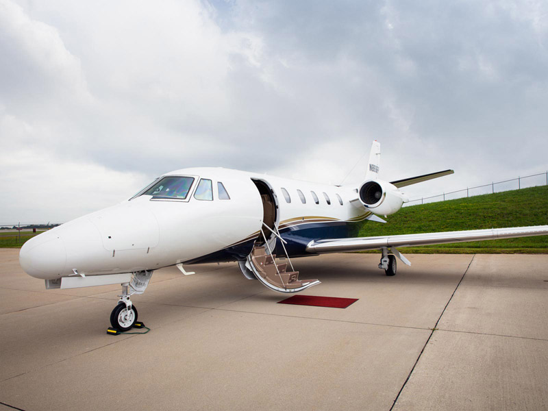 Midsize prive jets - First Class Aviation